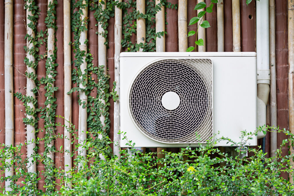 Heat pump and district heating: How does the combination work?