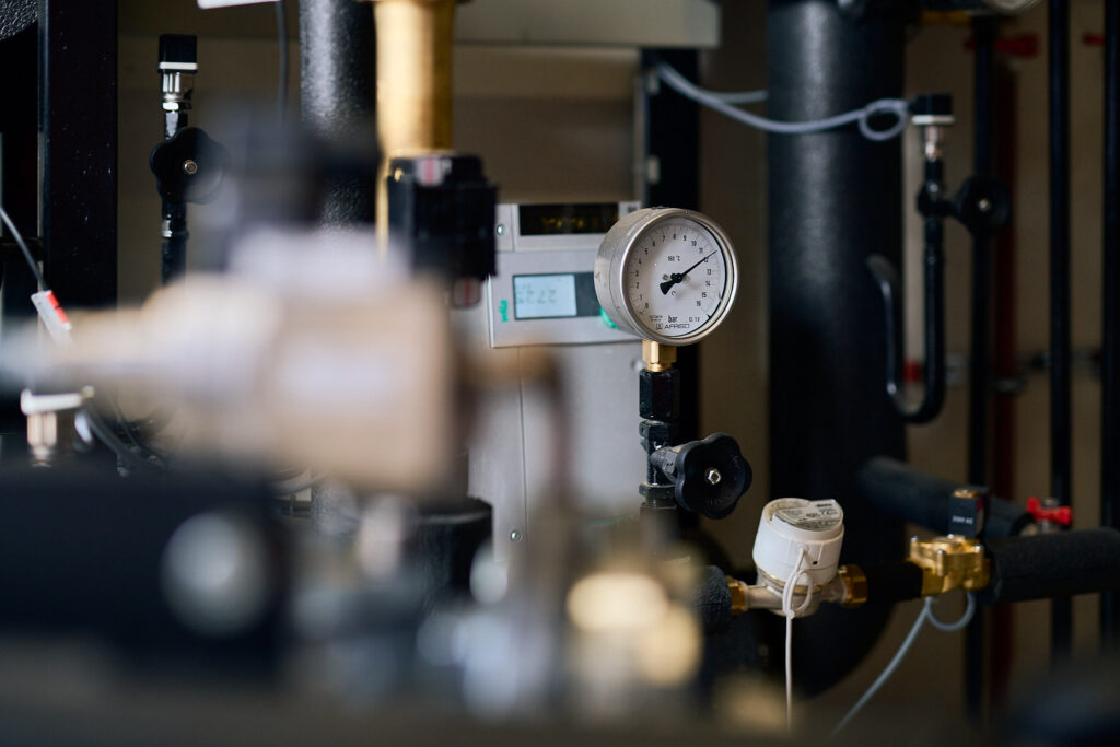 Hoe werkt stadsverwarming? Warmtenetten uitgelegd (2025)